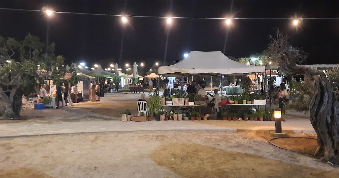 To Vegan Fam Festival επιστρέφει στο πάρκο με τις υπεραιωνόβιες ελιές ...
