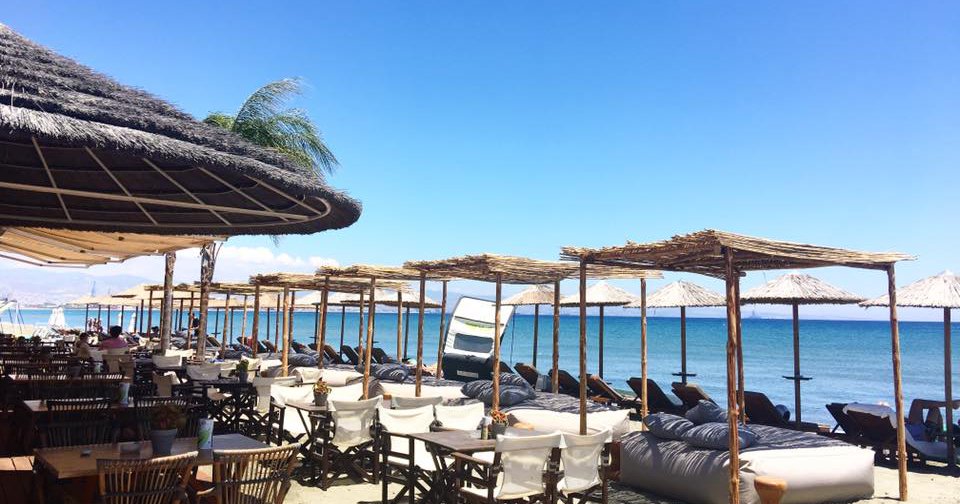 Πρώτη επίσκεψη στο Aplostra Restaurant - Beach Bar | Check In Cyprus