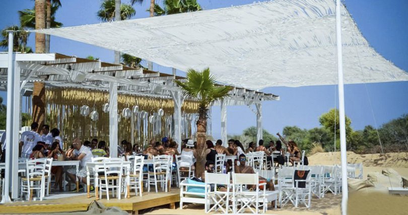 Ένα μεγάλο party, με τους πιο hot DJs του νησιού, σ' ένα από τα πιο ...