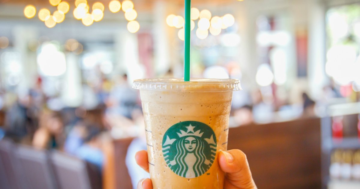 Τα Starbucks κερνούν καφέ! | Check In Cyprus