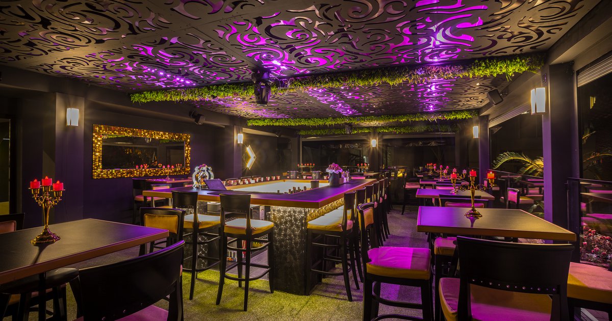 Ένας υπέροχος κόσμος με κοκτέιλ στο Posh Lounge | Check In Cyprus