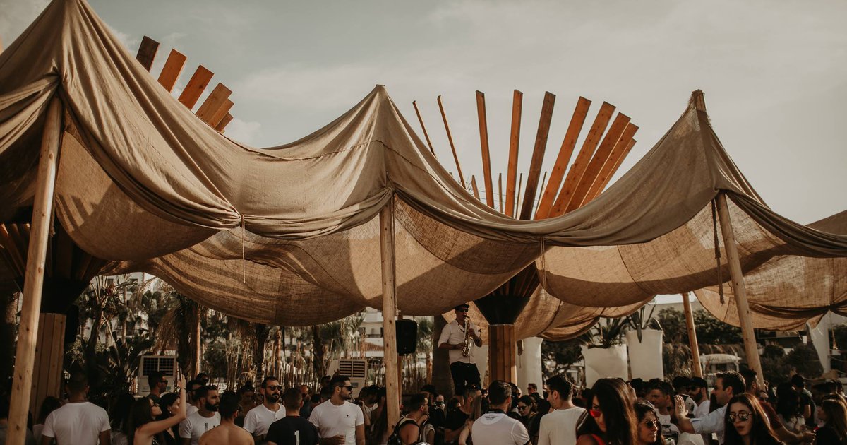 Μάθαμε ποιοι καλλιτέχνες θα εμφανιστούν στο Nava Seaside αυτό το ...