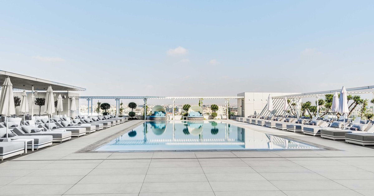 Τις Κυριακές διασκεδάζουμε στα μοναδικά Sunset Blu Pool Parties | Check ...