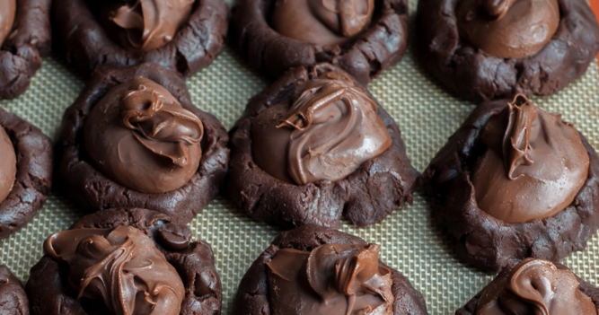 Φτιάξε λάβα cookies με πραλίνα φουντουκιού | Check In Cyprus