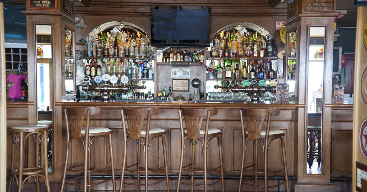 Κατέβασε ρολά μία από τις πιο γνωστές pub της Λεμεσού | Check In Cyprus