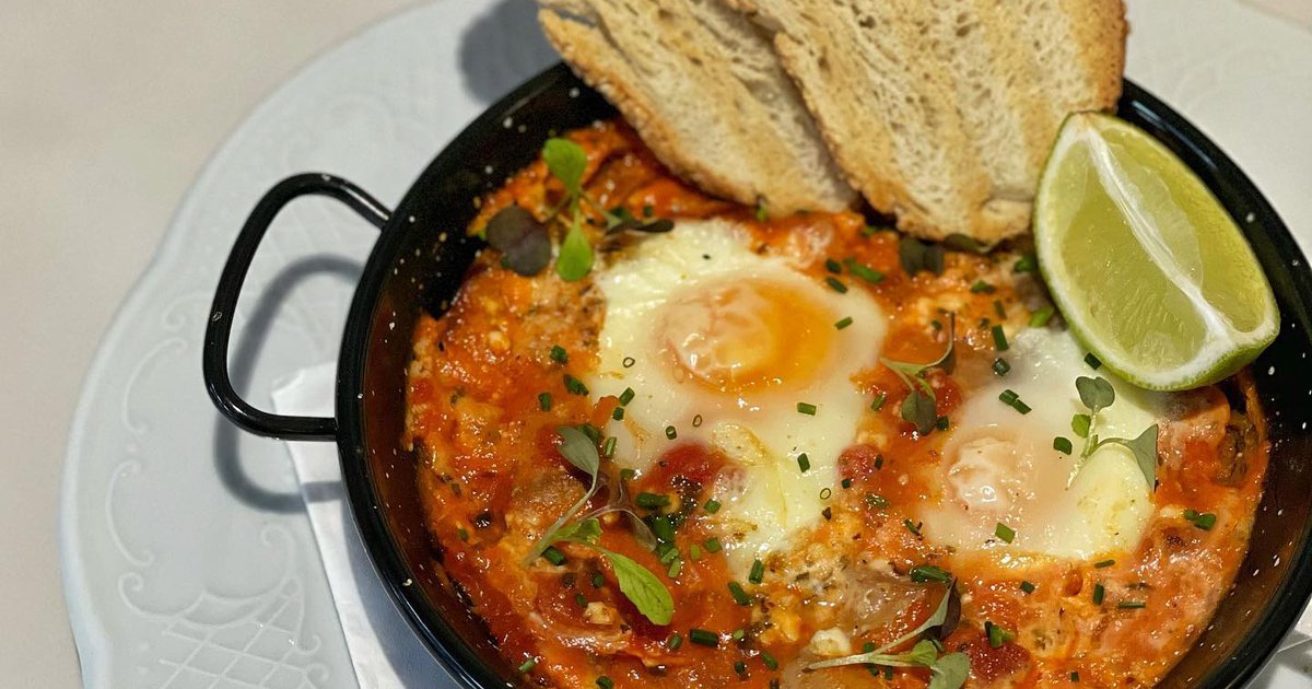 Φανταστικό σπιτικό shakshuka, αποκλειστικά για το brunch του weekend ...