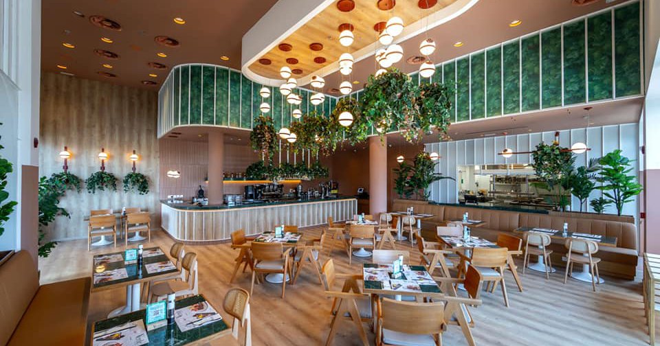 Verde Caferesto: Το εντυπωσιακό all day cafe-resto του Metropolis Mall ...