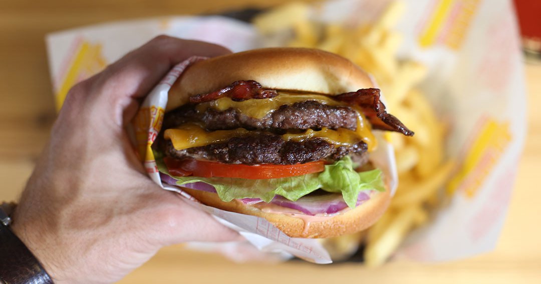 Το Burger Connection και στον Στρόβολο! | Check In Cyprus