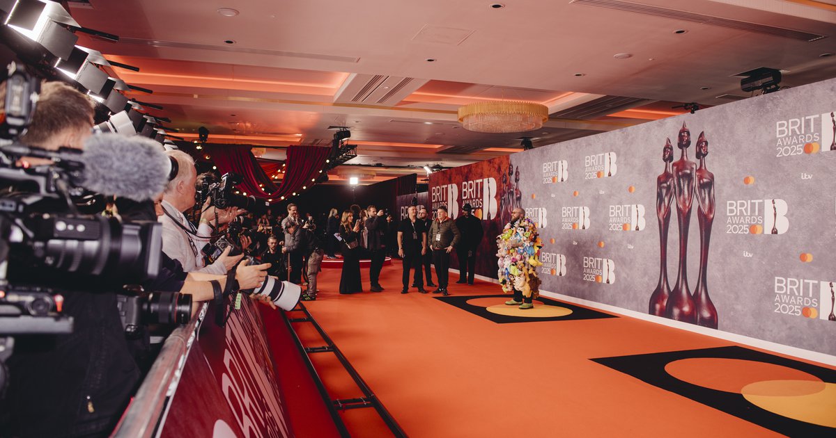 Brit Awards 2025: Η Charli XCX σάρωσε τα βρετανικά μουσικά βραβεία ...