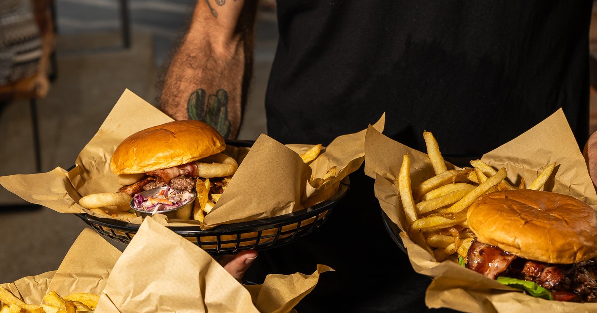 Ο ναός του αμερικανικού barbeque και των burgers στον Πρωταρά | Check ...
