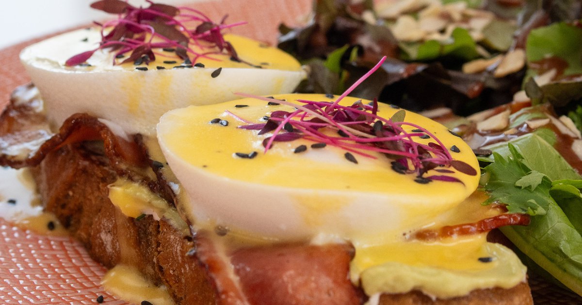 Giraffe Deli Brunch and Espresso: Πίνοντας καφέ με μία... καμηλοπάρδαλη ...