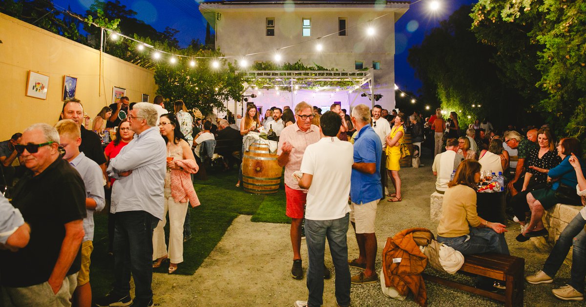 Το Οινοποιείο Ζαμπάρτας γιορτάζει με Τερλικκά, Fuzz Buzz, φαγητό και ...