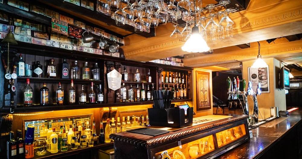 Τέλος εποχής για ιστορική pub του νησιού | Check In Cyprus