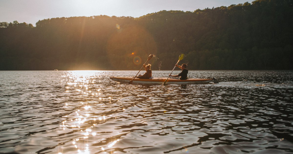 Πάμε για καγιάκ, πεζοπορία και πικνικ σε μια υπέροχη λίμνη | Check In ...