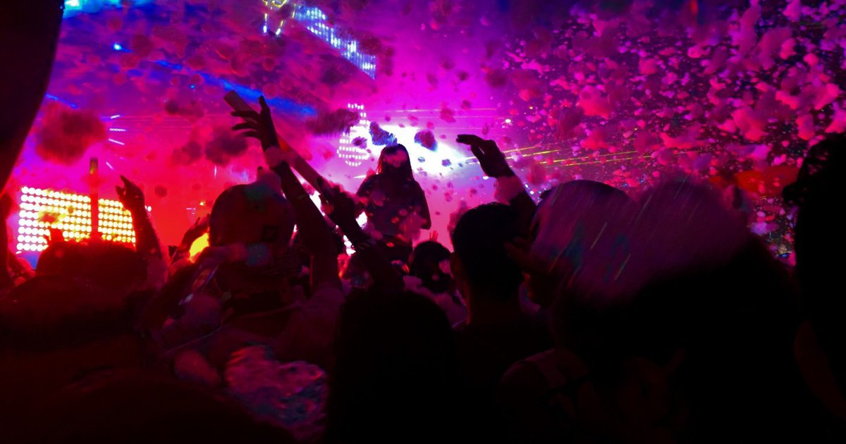 Tο RED μεταμορφώνεται σε club των 90s και σε περιμένει | Check In Cyprus