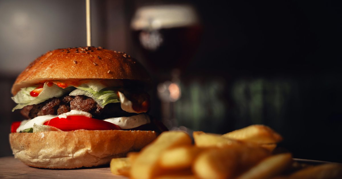 Ραντεβού στην πλατεία σε ένα φιλανθρωπικό Street Food Festival με ...