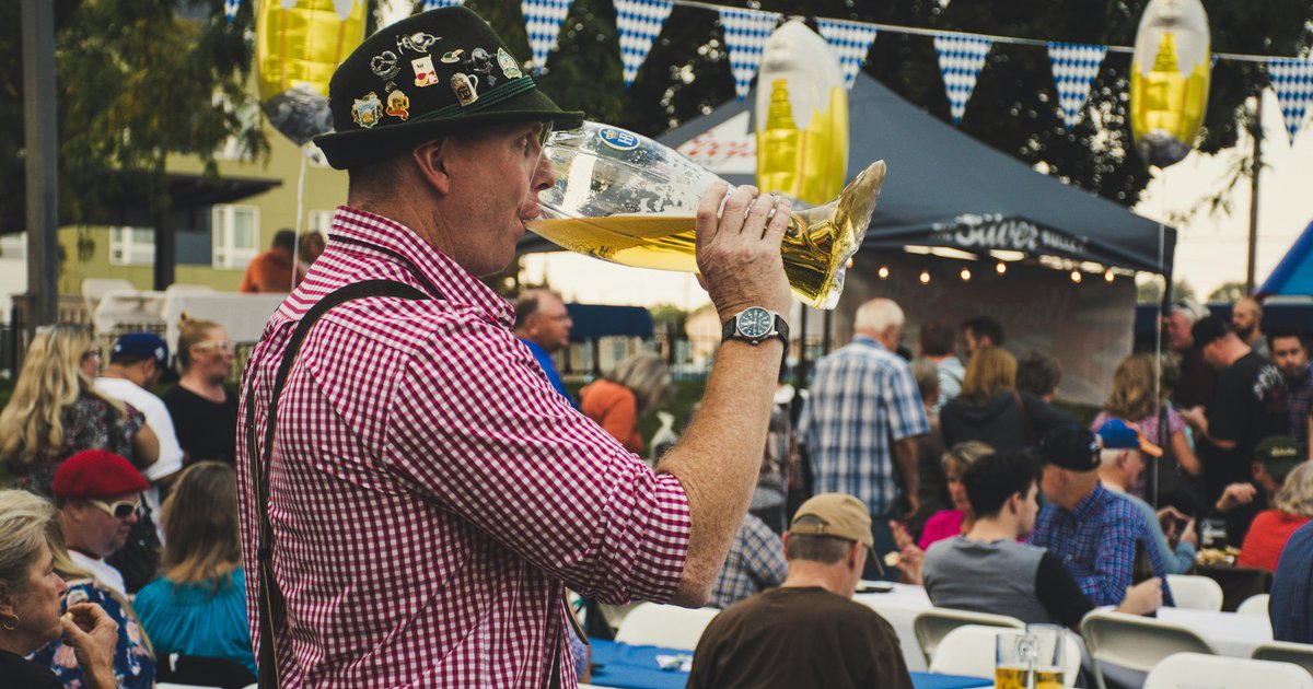 Γιορτάζουμε το Oktoberfest με άφθονη μπίρα σε ένα όμορφο χωριό της ...