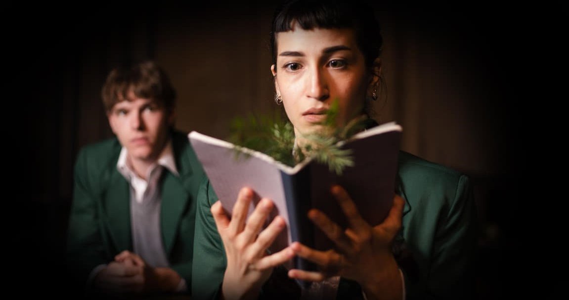 Ακυρώνονται οι παραστάσεις για το έργο "Το τέρας έρχεται" του ΘΟΚ ...