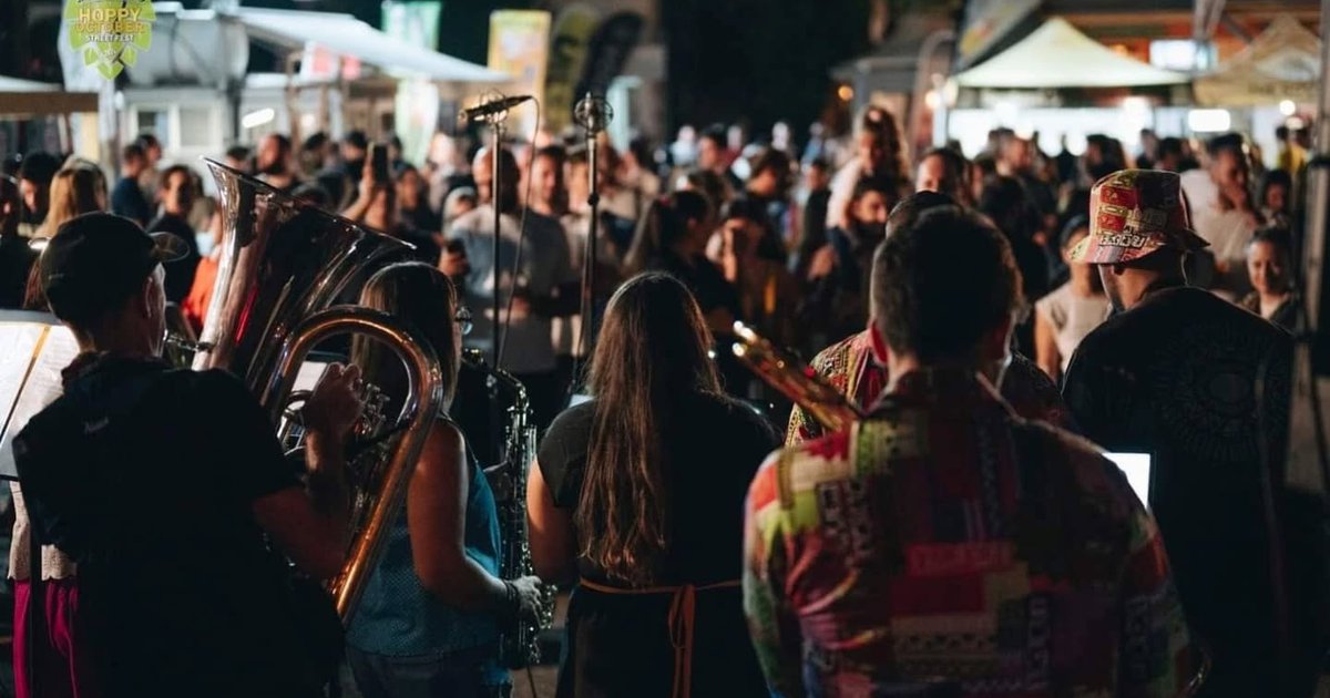 Τραγουδώντας στο σκοτάδι με τους Windcraft Band | Check In Cyprus
